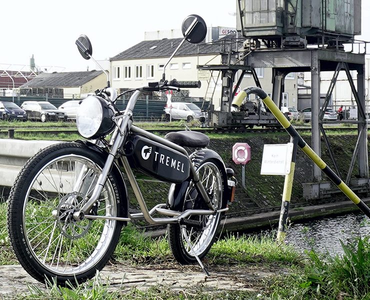 Chiếc xe máy điện theo phong cách cổ điển 3 kW thú vị của Pháp