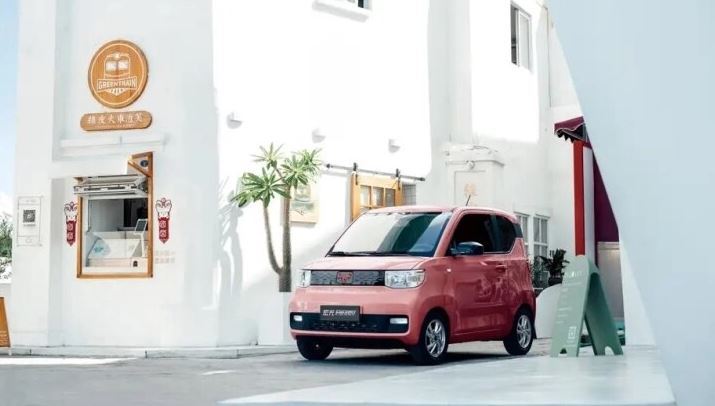 Tìm hiểu mẫu ô tô điện Wuling Hong Guang Mini EV có gián bán hơn 100 triệu